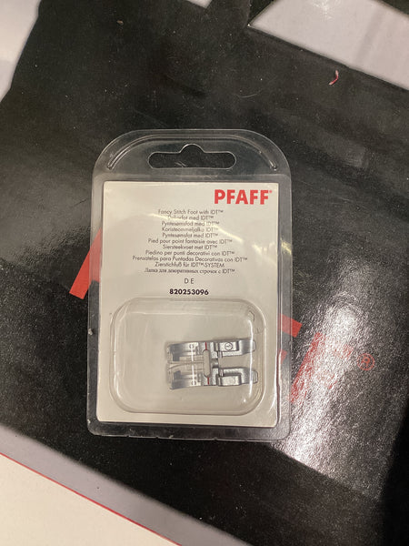 Fancy Stitch Foot with IDT | Pfaff Feet – Fabric Mouse Sewing Machines